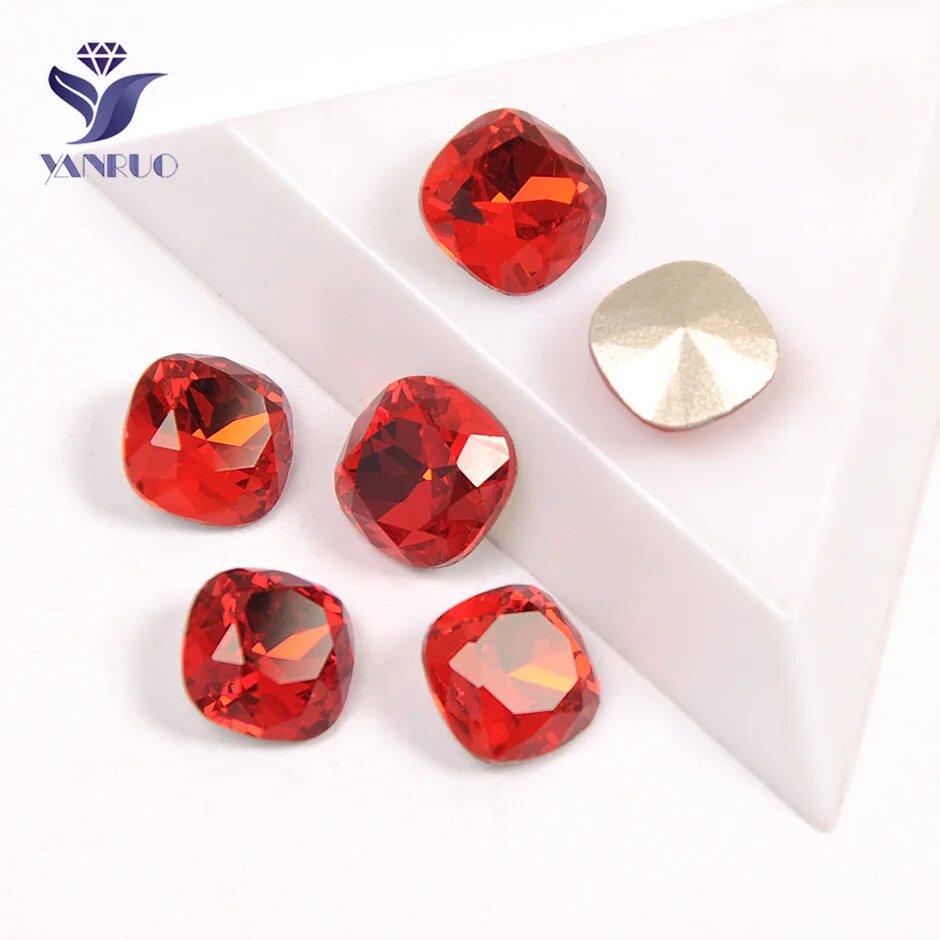 Стразы YANRUO 18mm, 4шт, Красный Light Siam, с золотым клешней