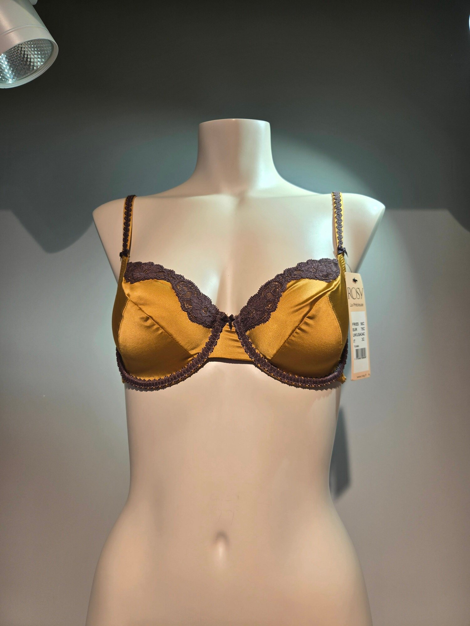 Бюстгальтер-невидимка