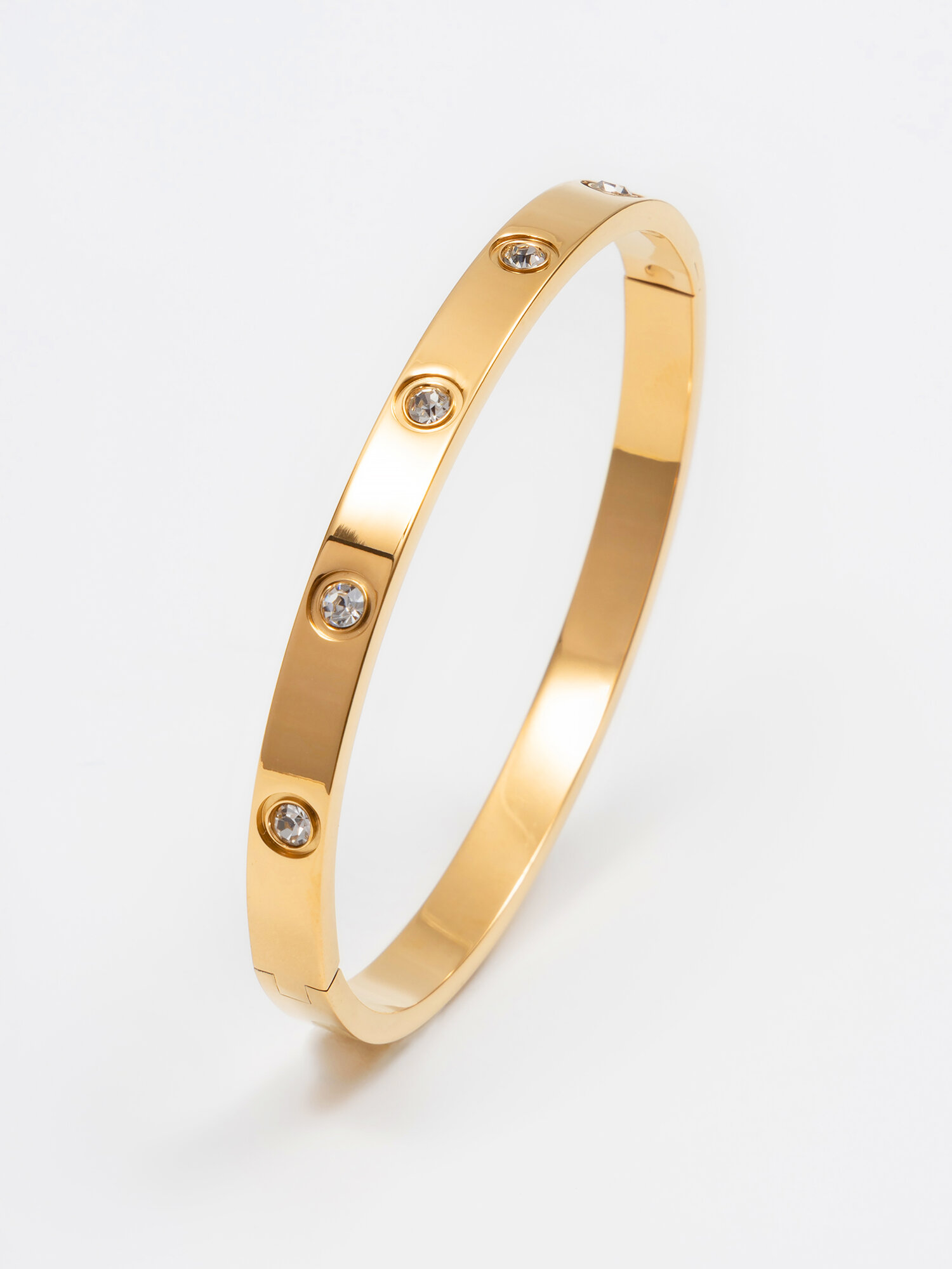 Жесткий браслет