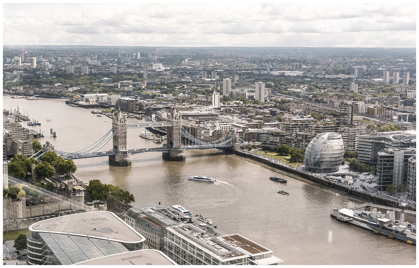 Фотообои Уютная стена "Виды Лондона и Тауэрский мост" 430х270 см Виниловые Бесшовные (единым полотном)