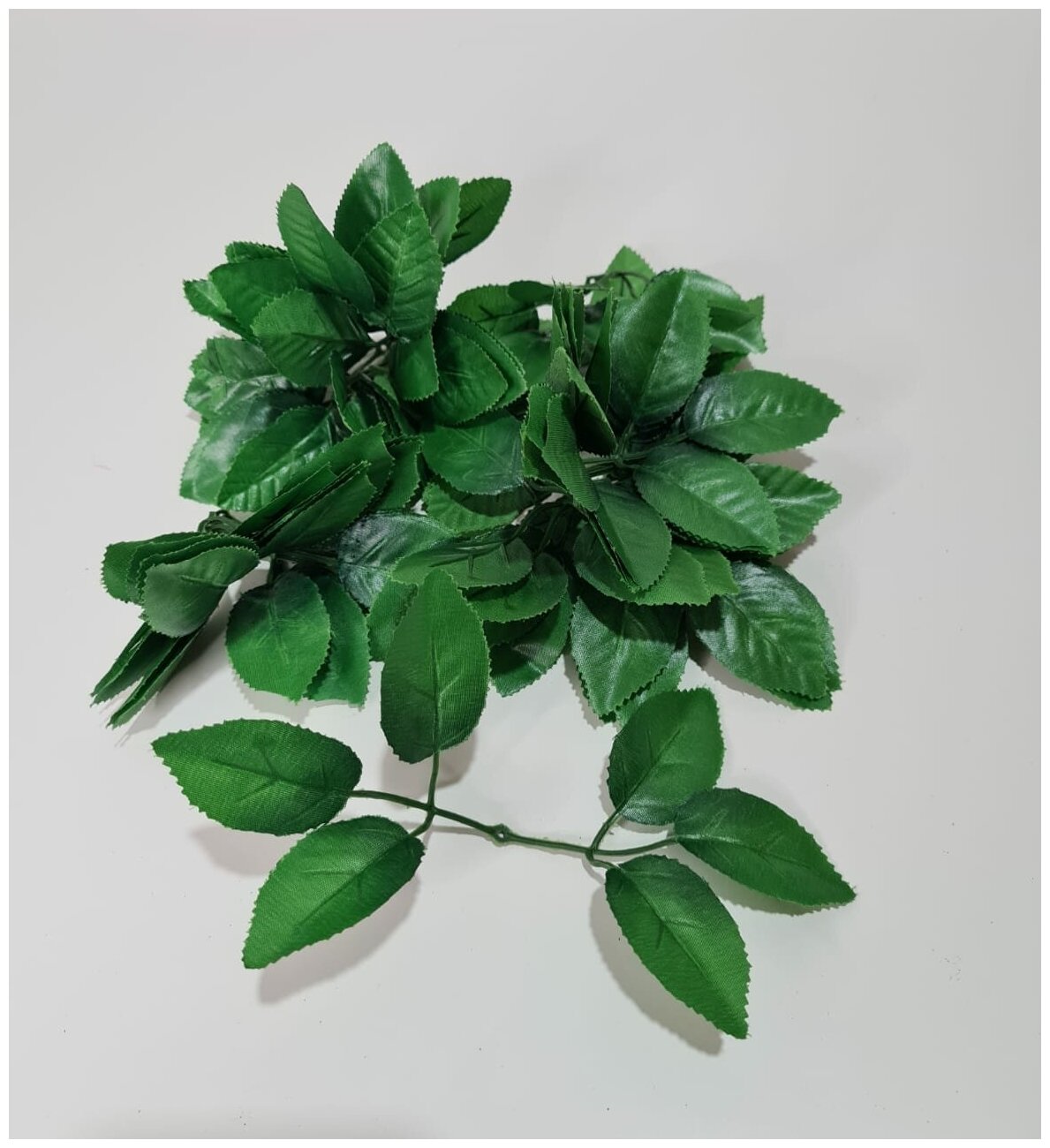 Искусственные растения и сухоцветы. Листья розы искусственные. Шестилистник. Цвет зелёный. Упаковка 5 шт.