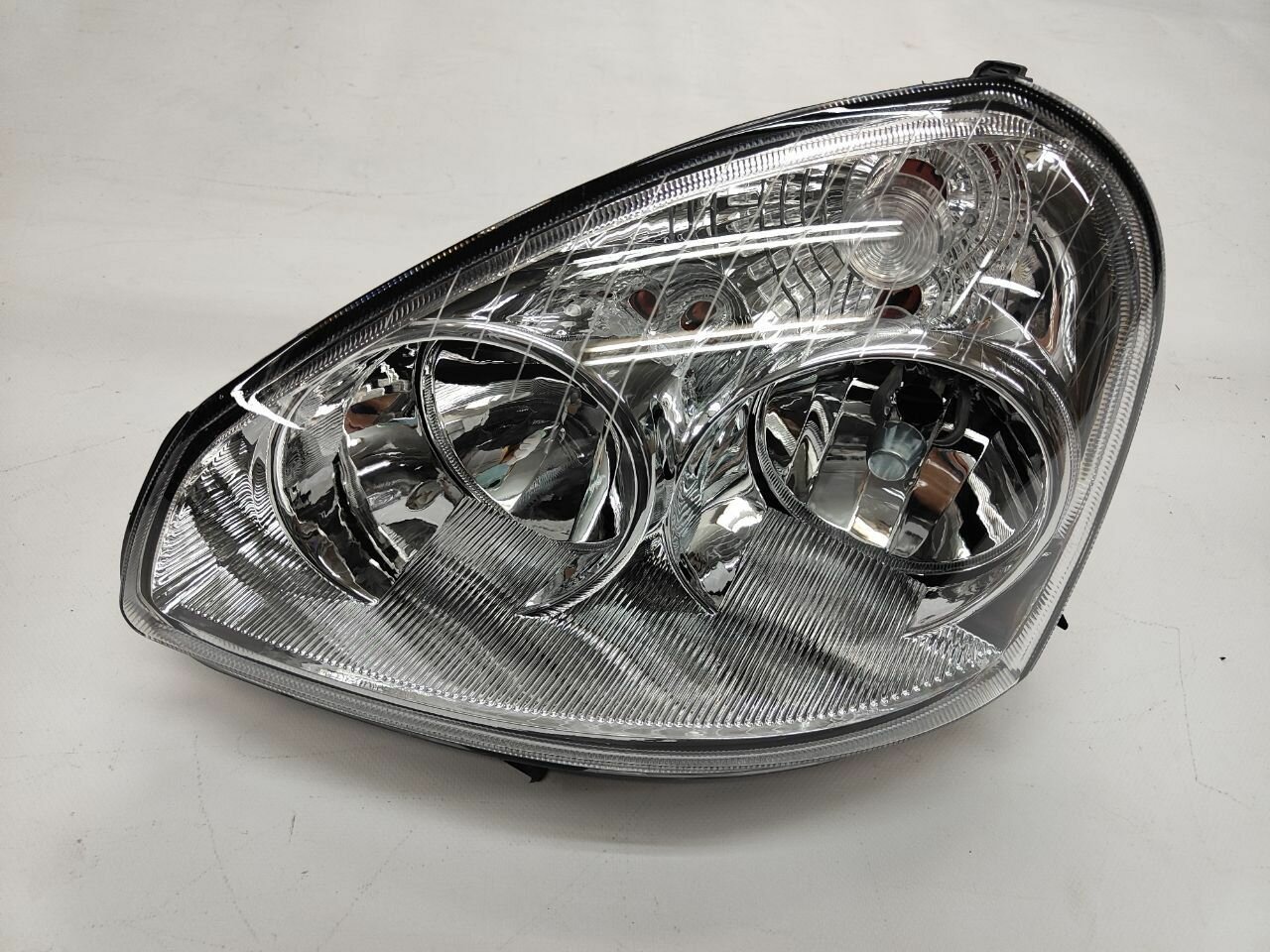 Фара левая, передняя для Лада Приора (Lada Priora)