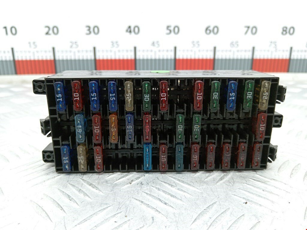 Блок предохранителей Opel Vivaro A 7703297572 арт. 1932564