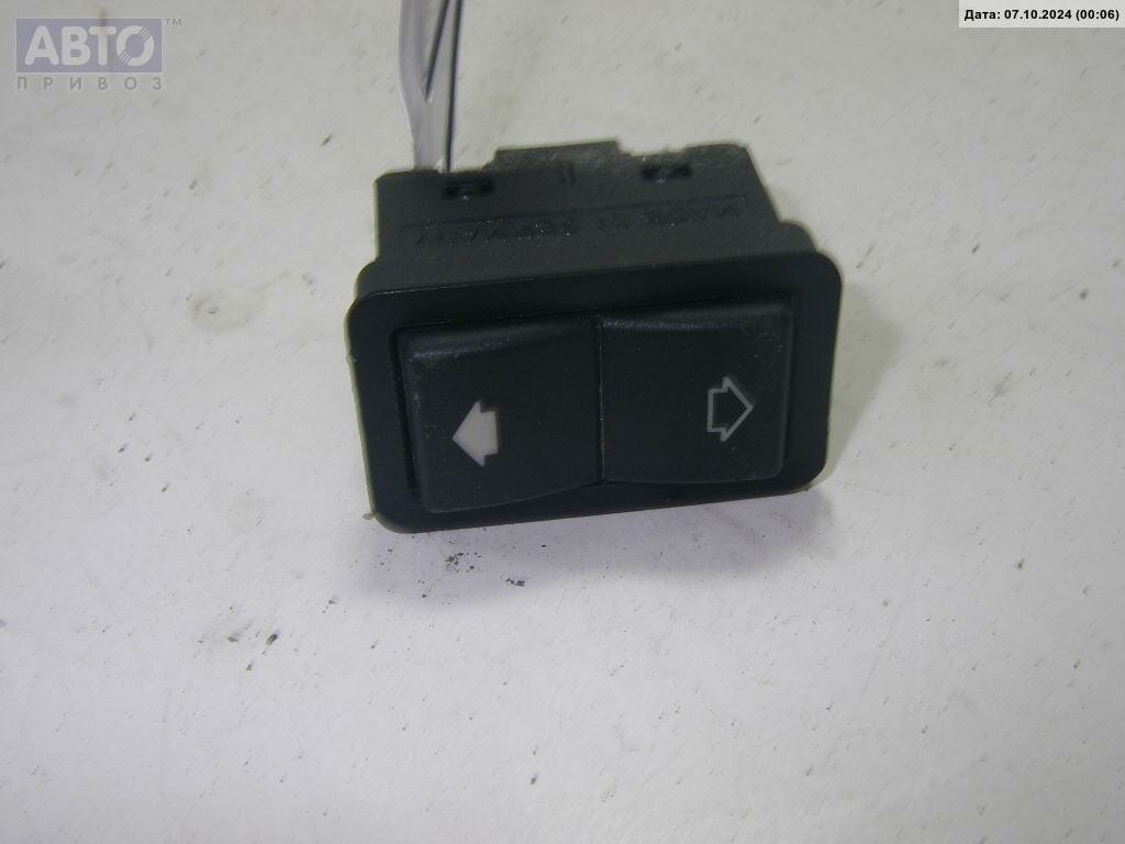 Кнопка стеклоподъемника переднего правого BMW 5 E39 (1995-2003)