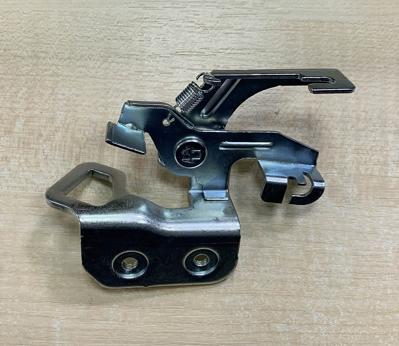 Фиксатор замка багажника Lanos (GM)