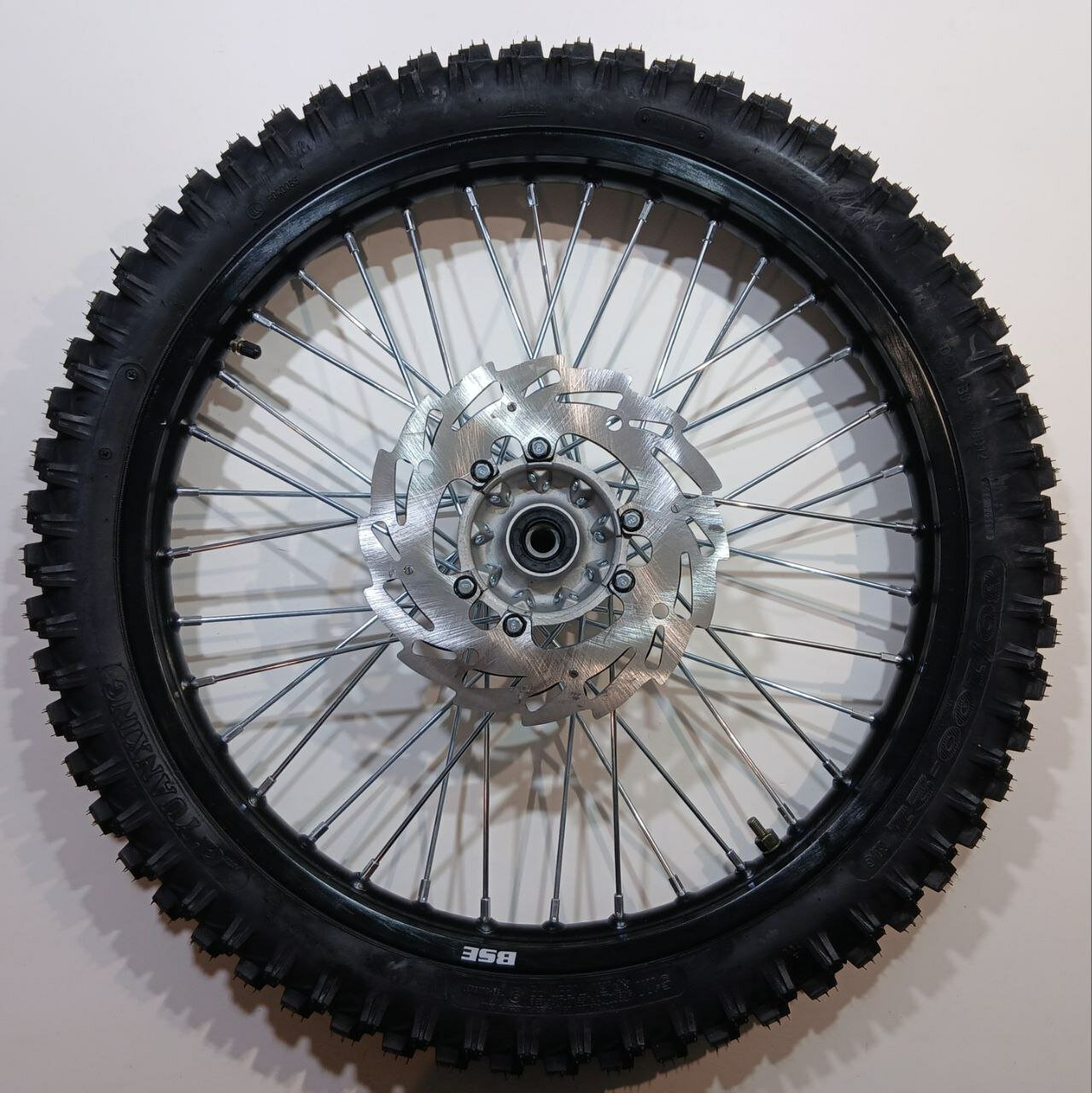 Колесо переднее в сборе с тормозным диском 80/100-21 под ось Ф15мм Мотоцикл BSE Z3