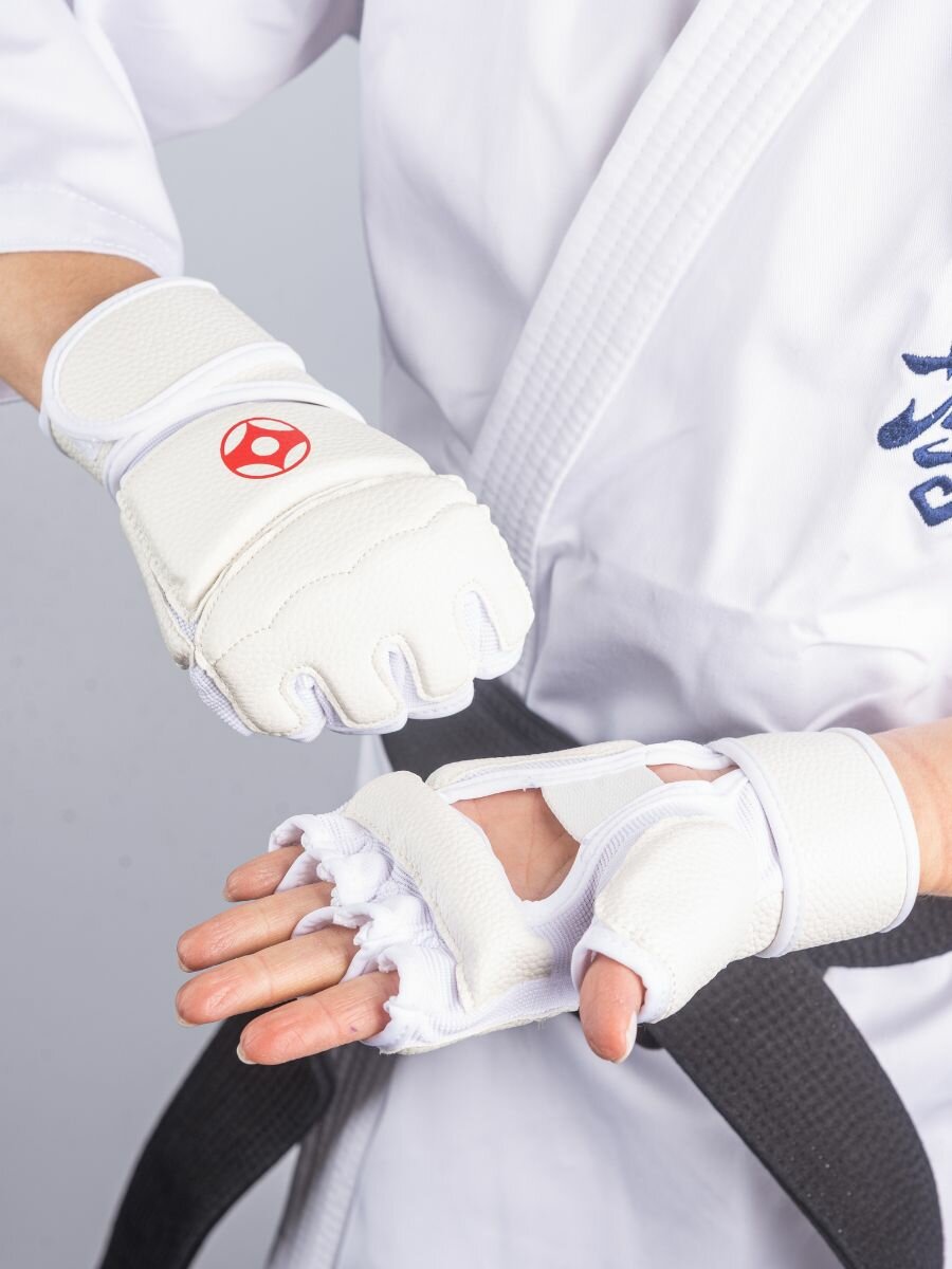 Перчатки для единоборств