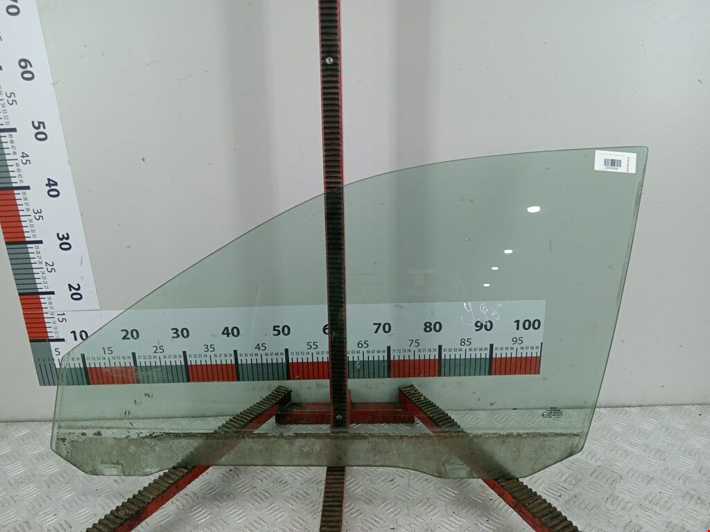 Стекло двери передней левой Audi A4 B5 8D0845201 арт. 2063898