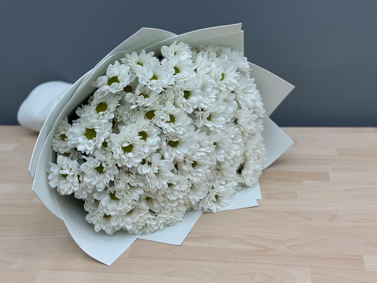 Букет wowflo, хризантемы кустовые, 15 шт, высота 60см, белый цвет