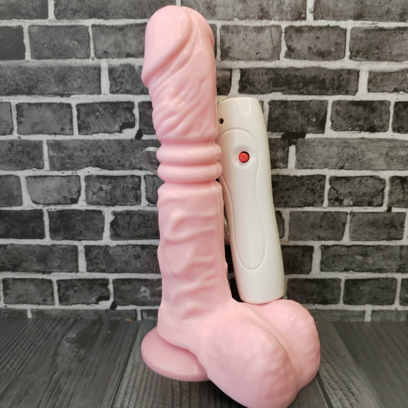 Фаллос на присоске Вращение + поступательные движения KING SIZED