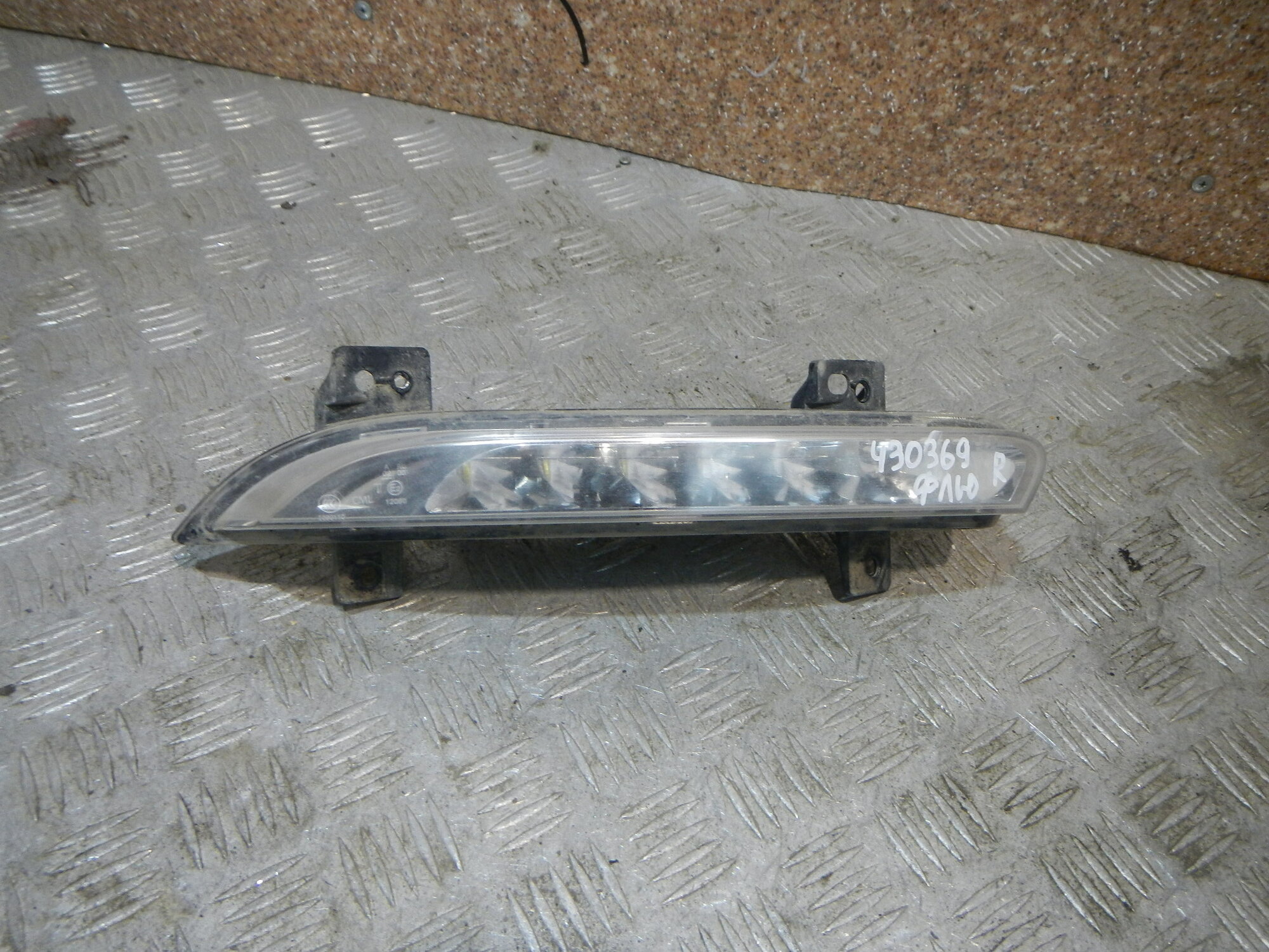 Б/У Фара дневного света правая (ходовые огни), Renault (Рено)-FLUENCE (10-) RENAULT FLUENCE (10-) Царапины. 430369 RENAU...