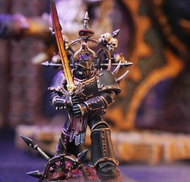 Warhammer 40000 Миниатюра Chaotic Marine 2H Sword