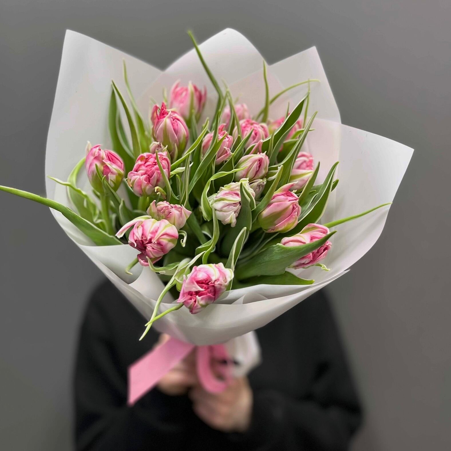 Букет из 15 пионовидных розовых тюльпанов