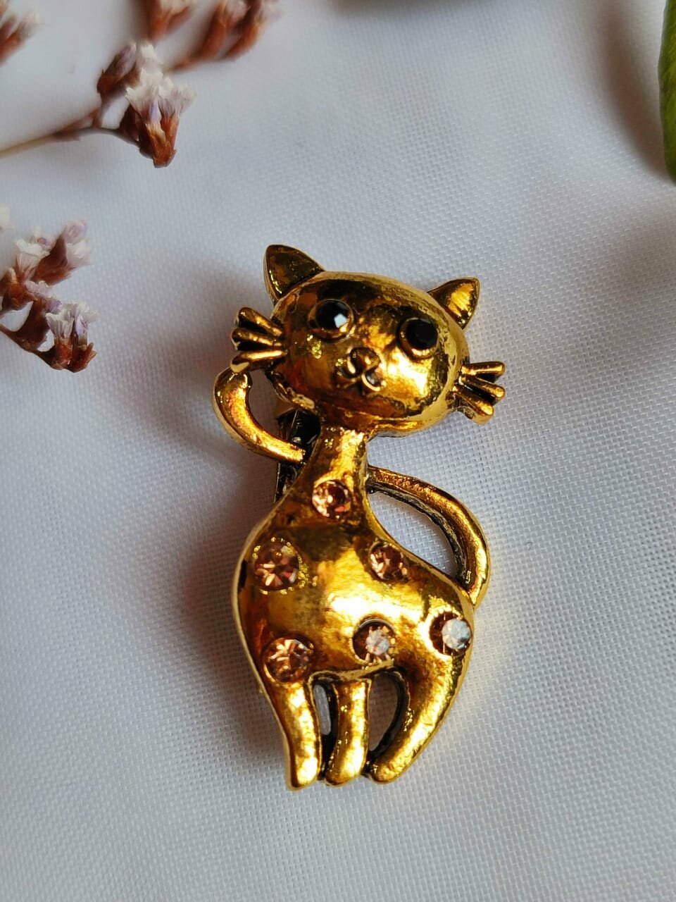 Брошь, стразы