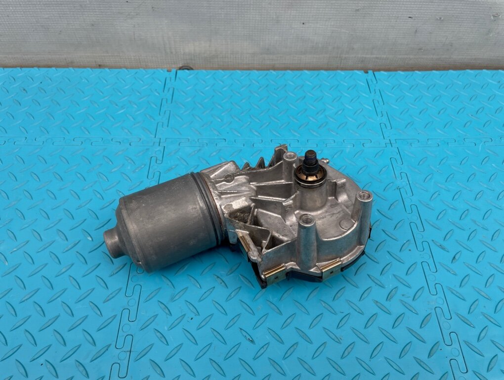 Моторчик стеклоочистителя BMW 7-Series 2012 F01 N54B30A 3.0 OEM 61617306274