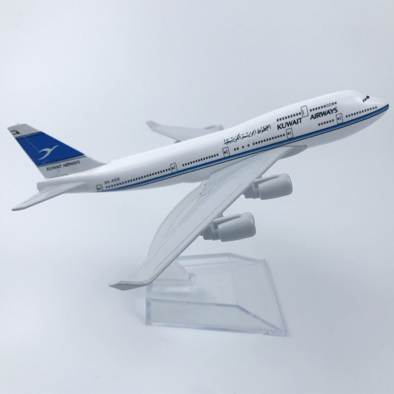 Модель Боинг 747 16 см из сплава с логотипом Кувейт Эйрвейз