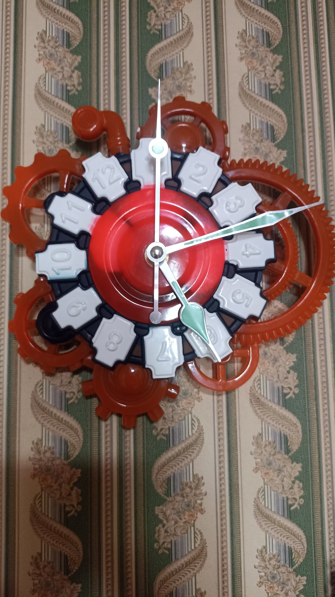 Часы настенные из эпоксидной смолы