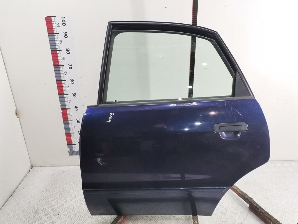 Дверь задняя левая Audi A4 B5 8D0833051 арт. 1736406