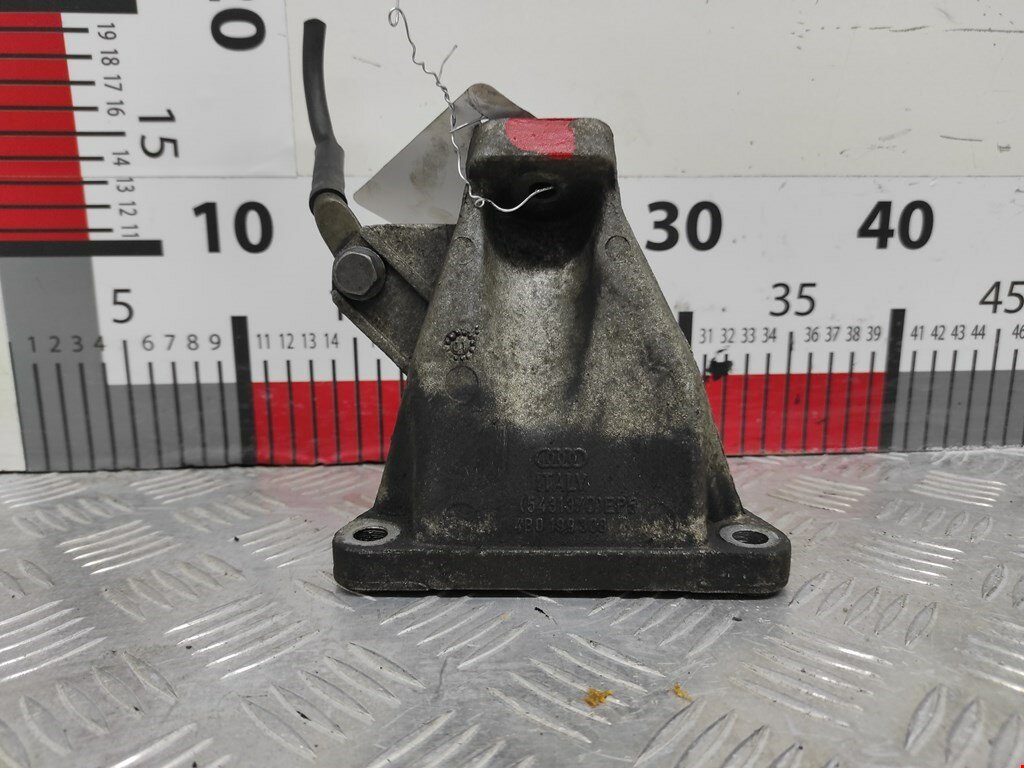 Кронштейн (крепление лапа) двигателя Audi A4 B6 4B0199308 арт. 1980531