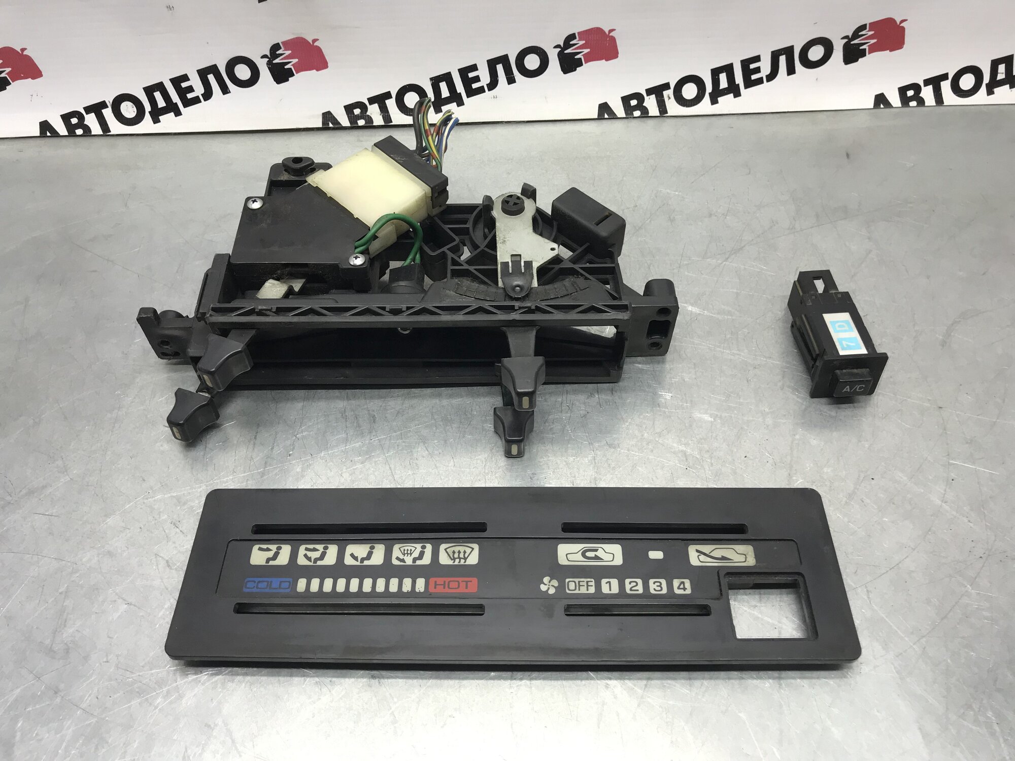 Управление отопителем Nissan Sunny B12 1987 г.в