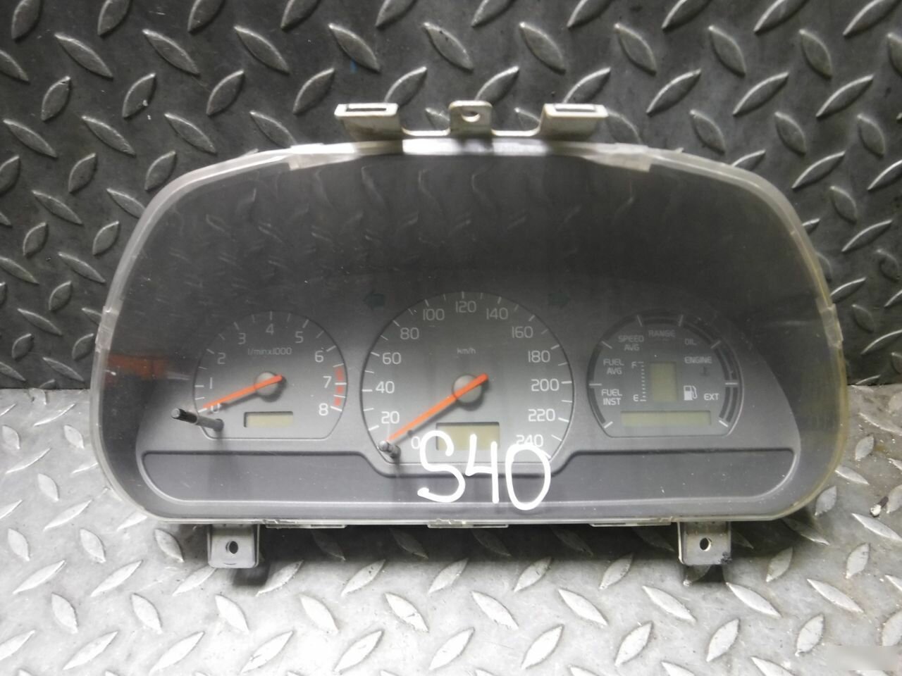 Панель приборов Volvo S40 I рестайлинг (1999—2004) 30864002