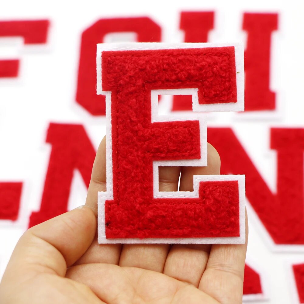 Термоклейкие нашивки с красными буквами для вышивки E