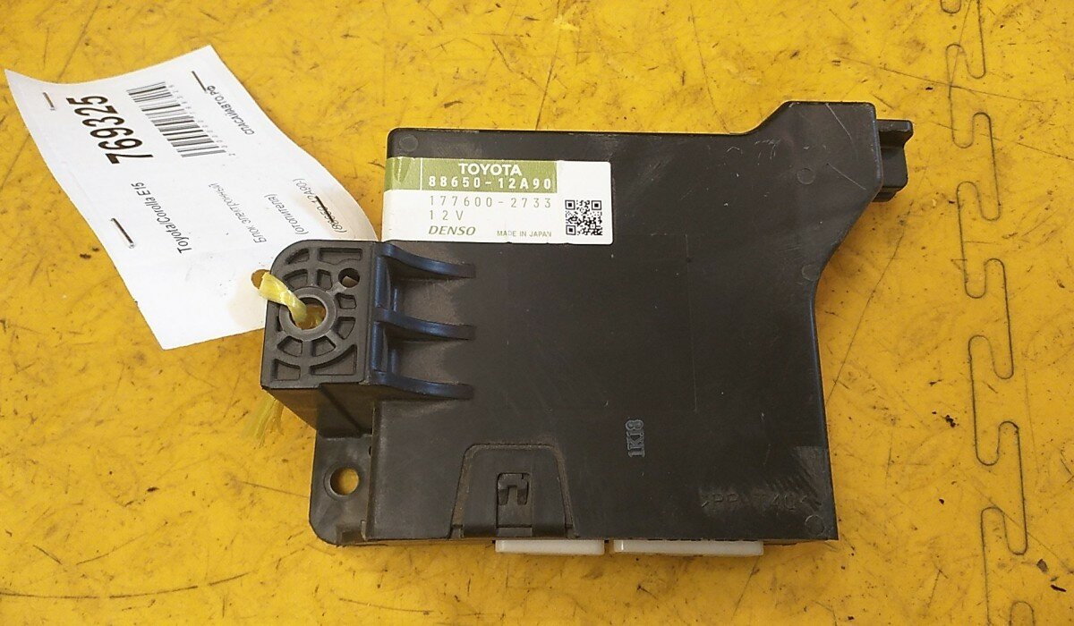 Блок электронный Corolla E15 Toyota 8865012A90