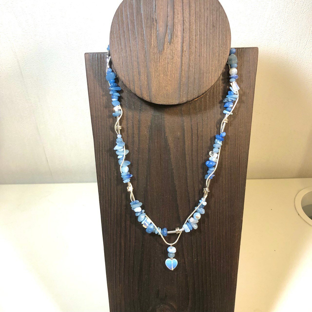 Колье, лунный камень