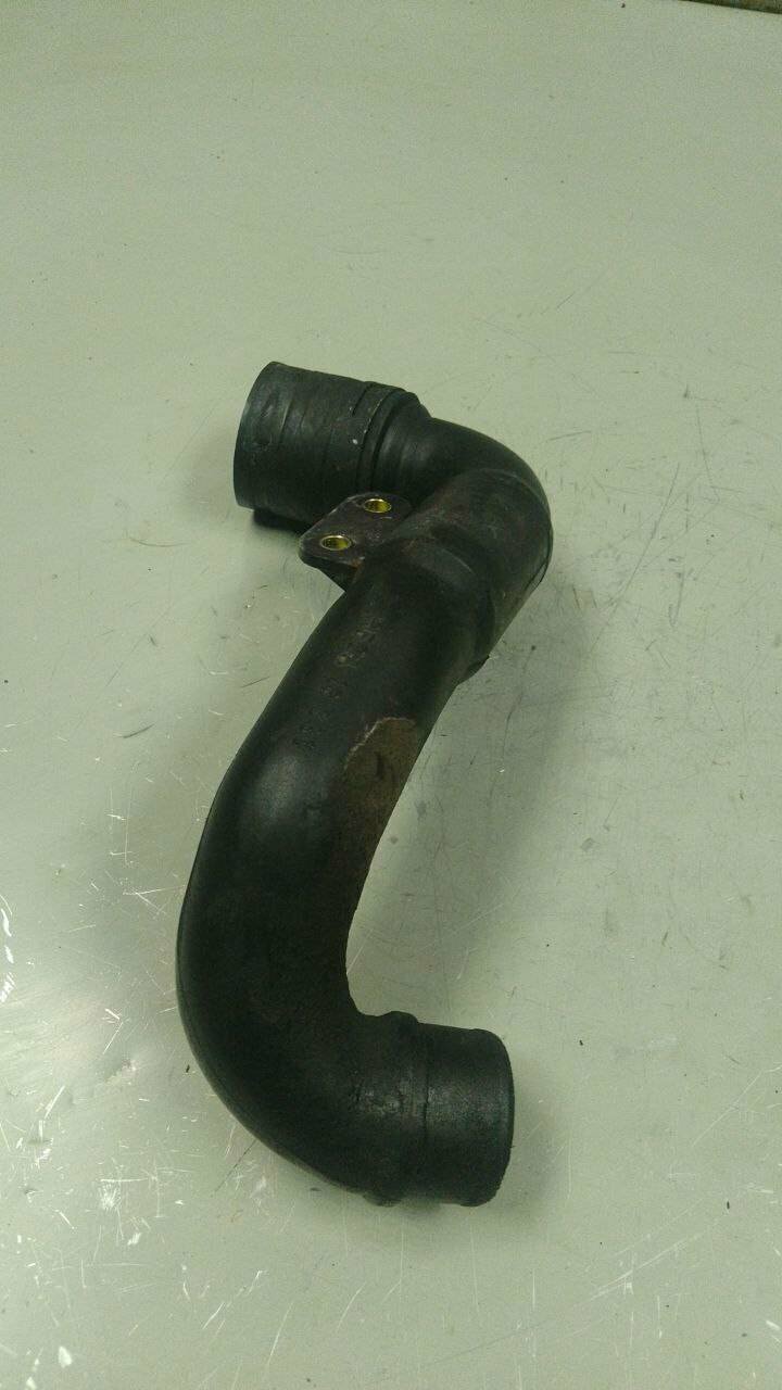 Патрубок интеркулера Mazda Premacy RF2A13331