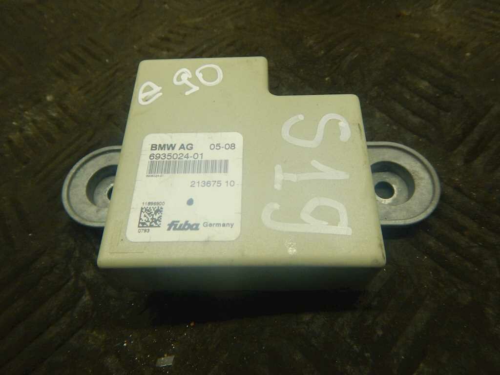 Усилитель антенны BMW 3-Series (E90/E91/E92/E93) 65206935024 арт. 368561