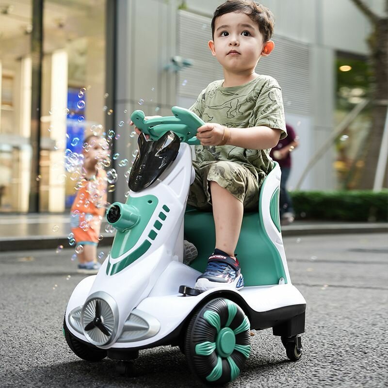 Детский электромобиль bubble machine balance car пульт дистанционного управления четырехколесным игрушечным автомобилем