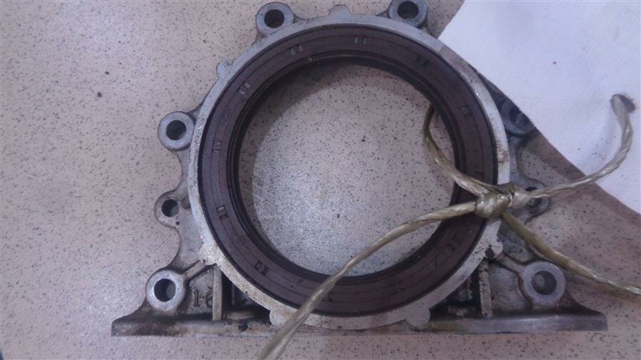 Крышка коленвала задняя от Toyota Corona T190 1992-1996