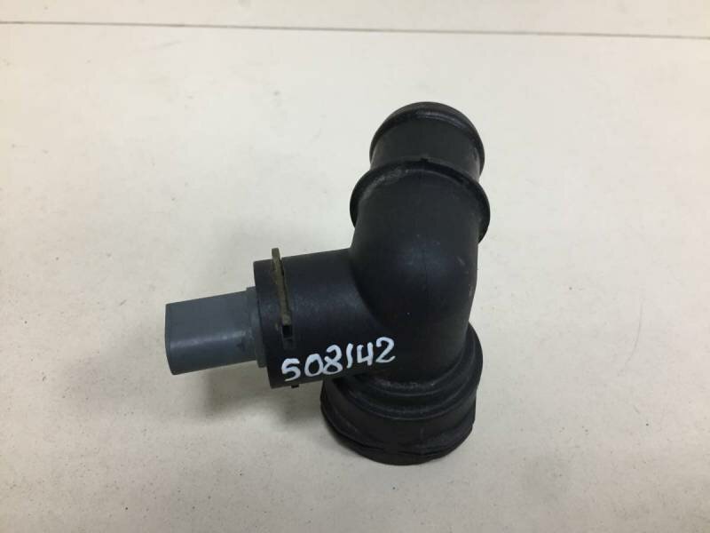 Фланец двигателя системы охлаждения Skoda Karoq 2017 кат.номер: 5Q0122291AK