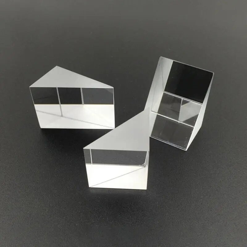Оптическая треугольная призма из стекла 10x10x10 мм