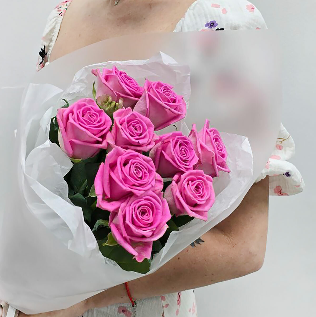 Монобукет "Женственный", розы, 11 шт, высота 60см, упаковка крафт-бумаги