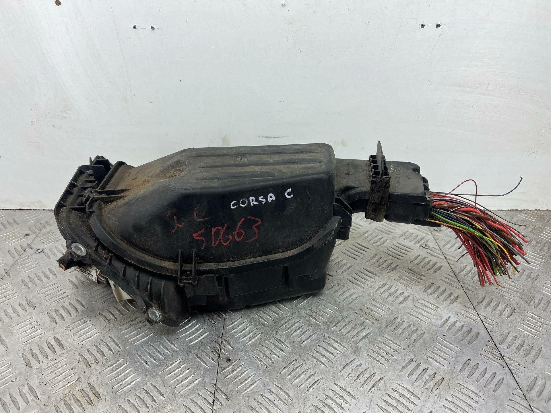 Блок предохранителей Opel Corsa C (2000 - 2003)