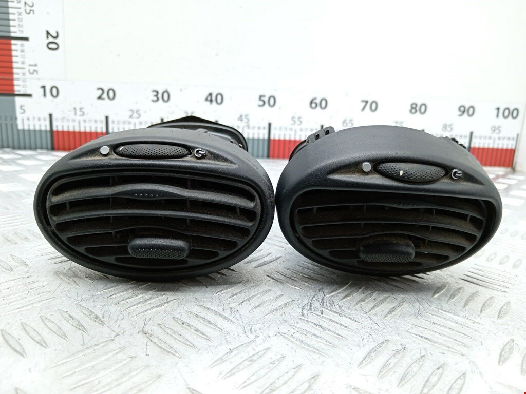 Дефлектор обдува салона Ford Focus 1 98AB19893BJW арт. 1862363