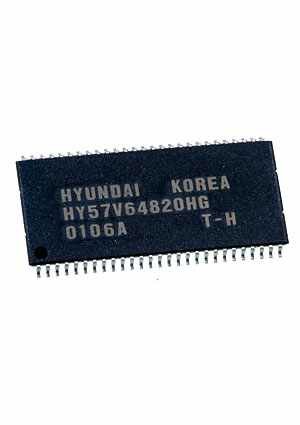 HY57V64820HGT, микросхема памяти 4Banks x 2M x 8Bit DRAM TSOP-2 (3 шт.)