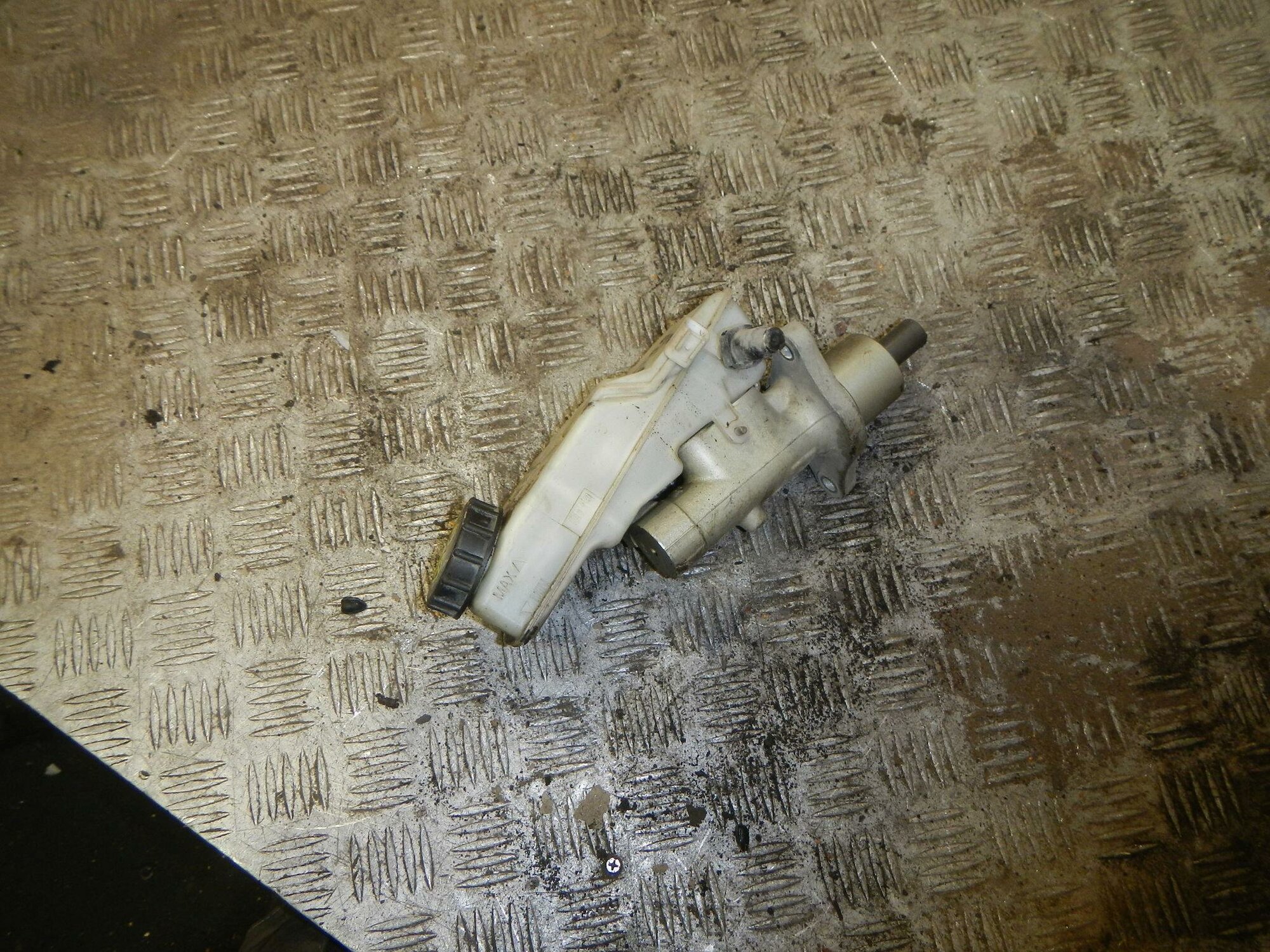 Б/У Цилиндр тормозной главный, Ford (Форд)-FOCUS 2 (05-08) FORD FOCUS 2 (05-08) Без видмых повреждений. 417955 FORD арт....