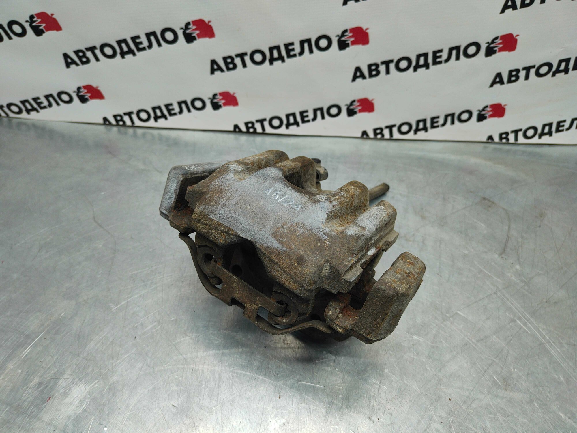 Суппорт передний BMW X5 E53 2000 г.в