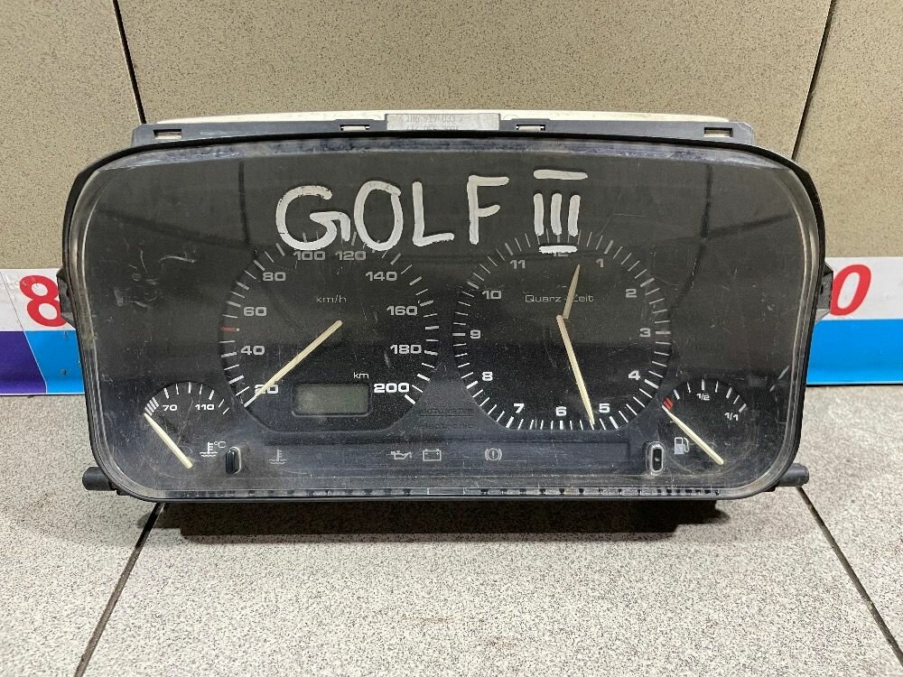 Панель приборов Volkswagen Golf Mk3 1H6919033
