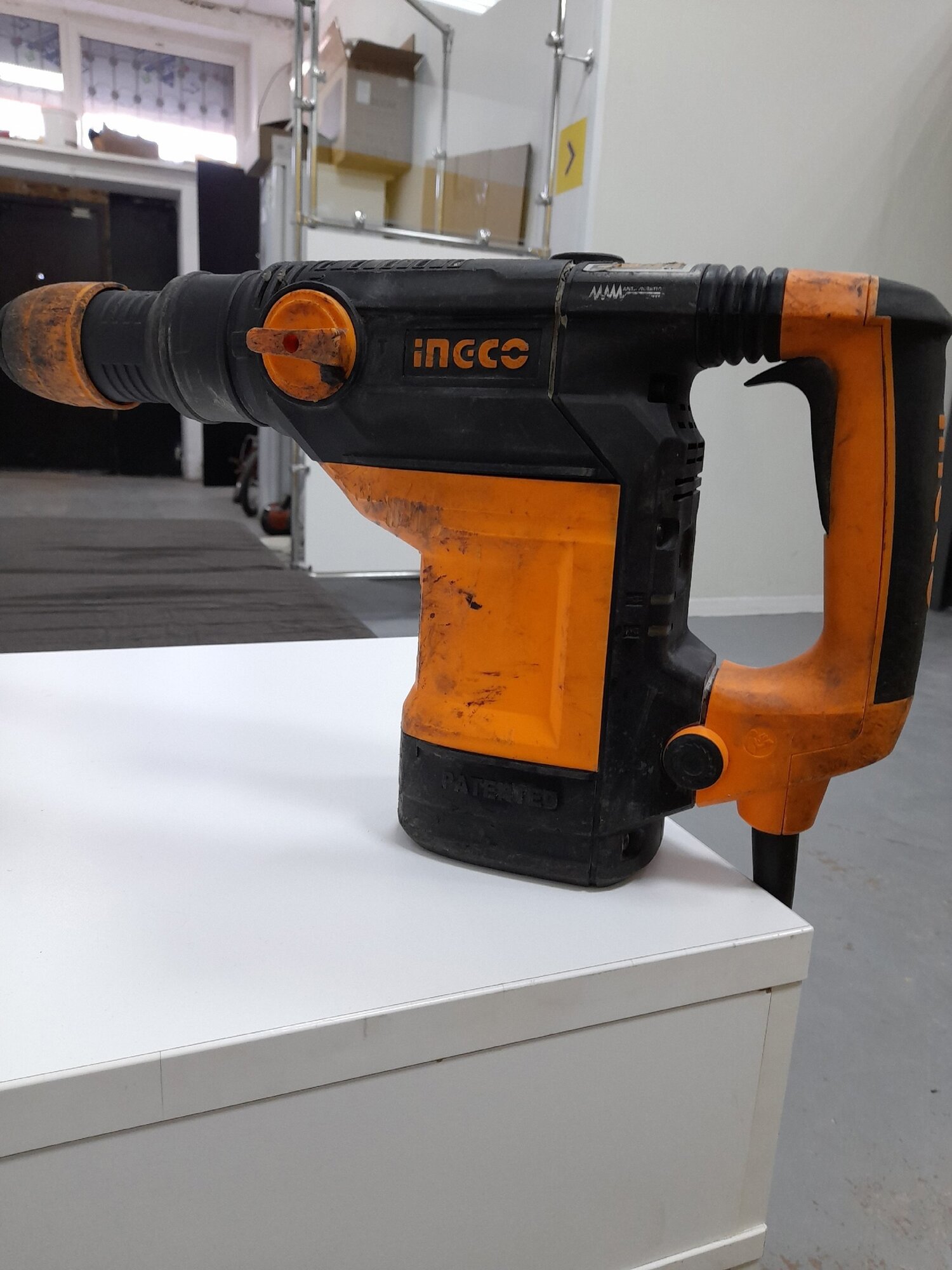 Перфоратор INGCO RH120068, 1200 Вт