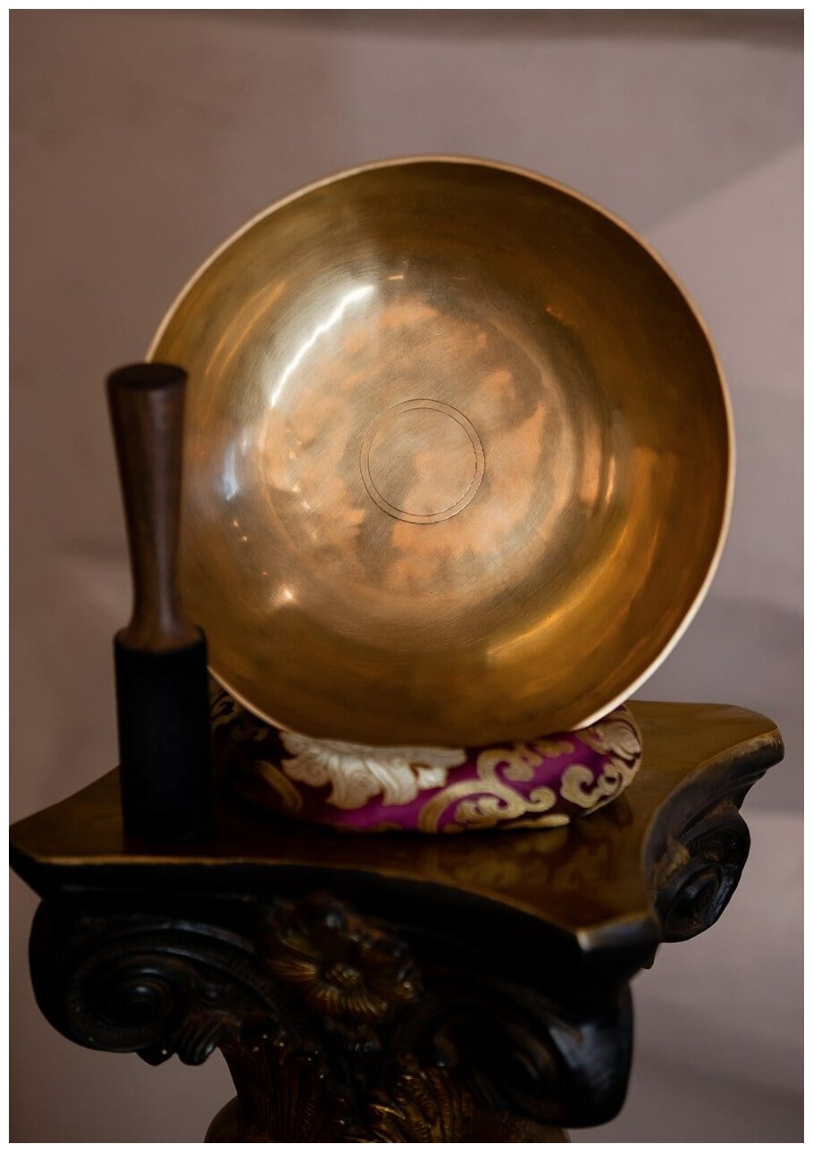 Поющая чаша из Непала "Исцеляющая, 26-27 см" Ganga Store, в комплекте с подушечкой и резонатором