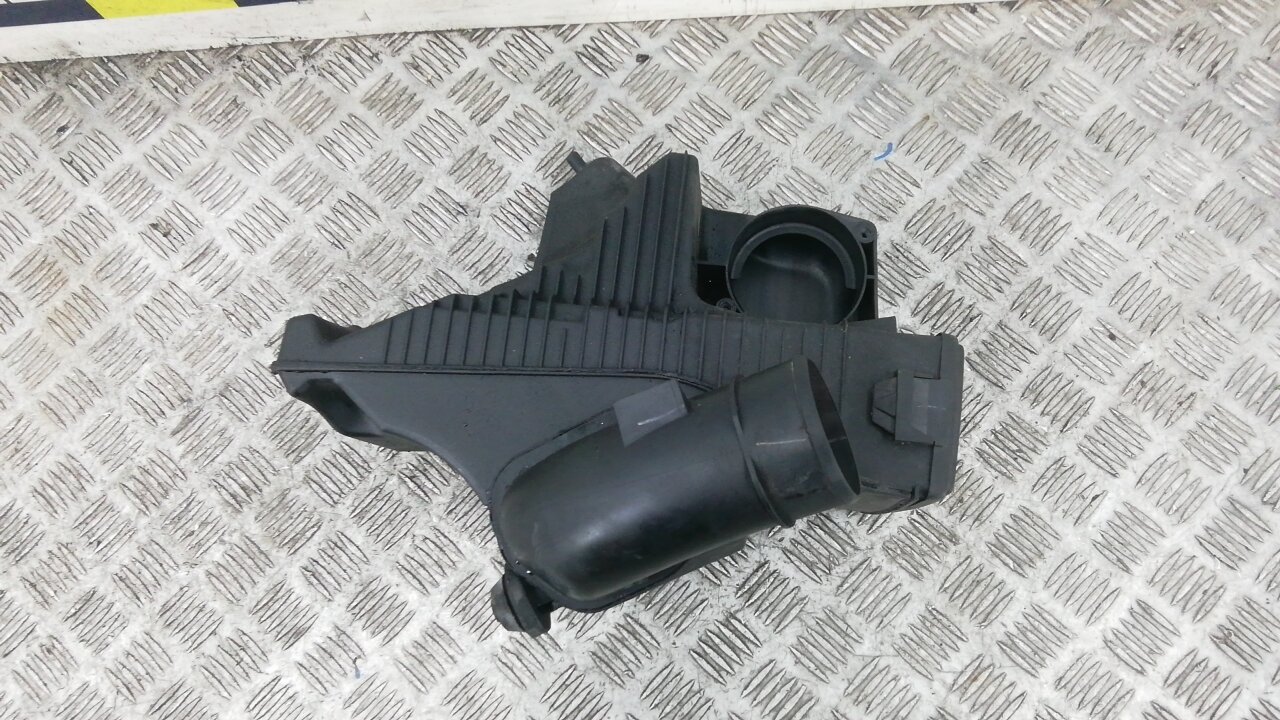 Корпус воздушного фильтра NISSAN NOTE E11