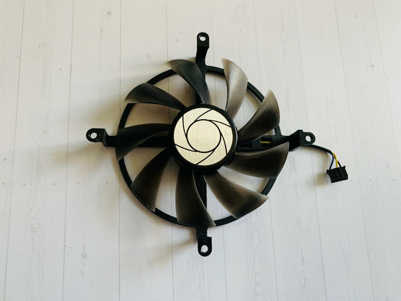 Вентилятор для видеокарт zotac GTX 960 950 (короткий провод с 4pin mama)