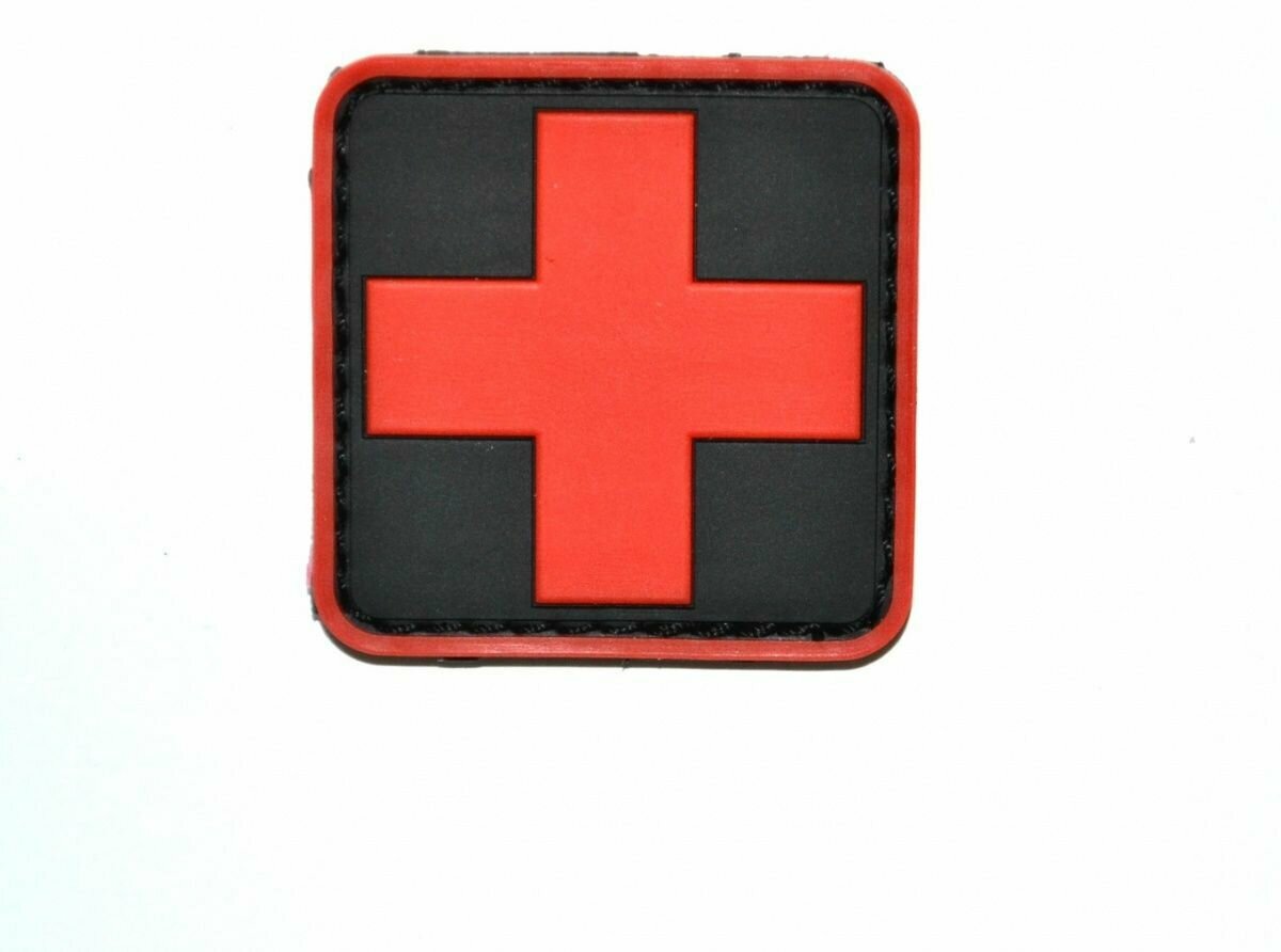 Шеврон ПВХ с велкро "Медик" 50х50мм красный на черном