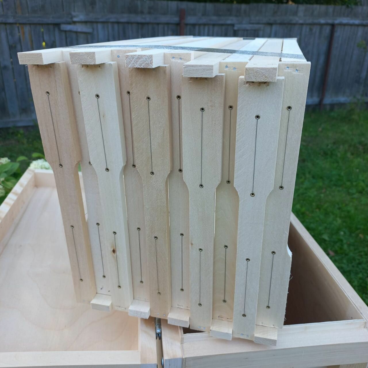 Пчелиная рамка для улья