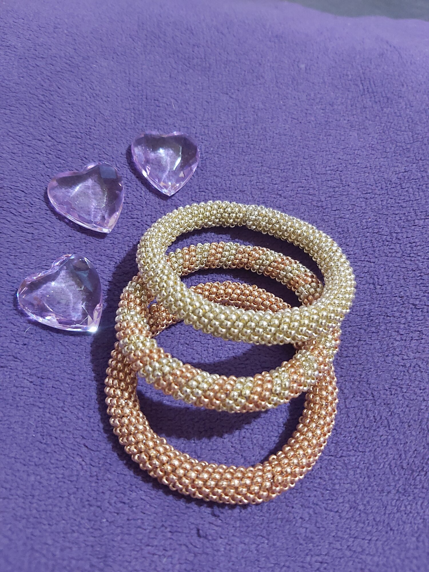 Плетёные браслеты из бисера.