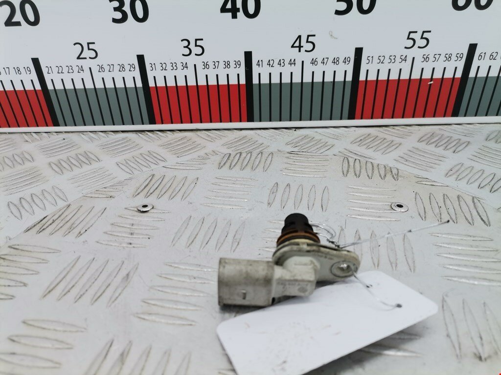 Датчик распредвала Volkswagen Passat 6 030907601E арт. 1965194