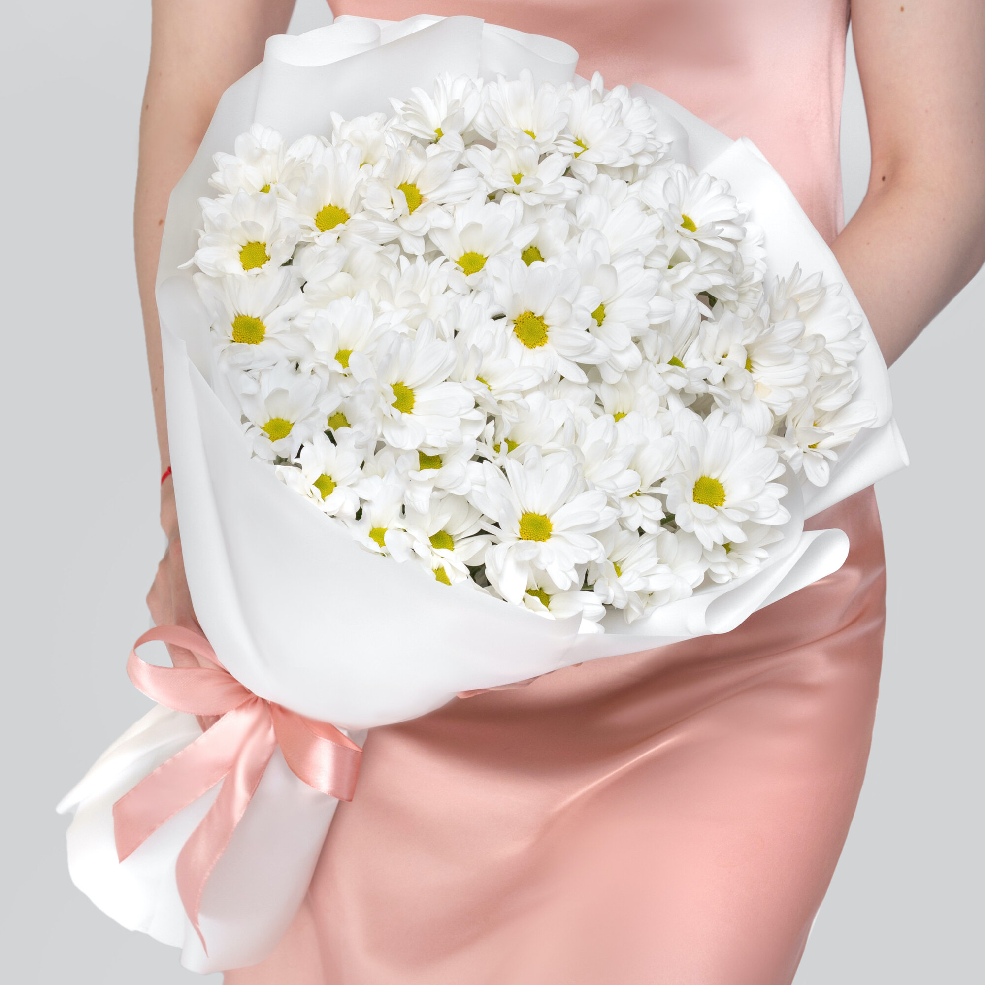 Букет Мегацвет24 Белые "Хризантемы Ромашки", 9 шт, дизайнерская упаковка